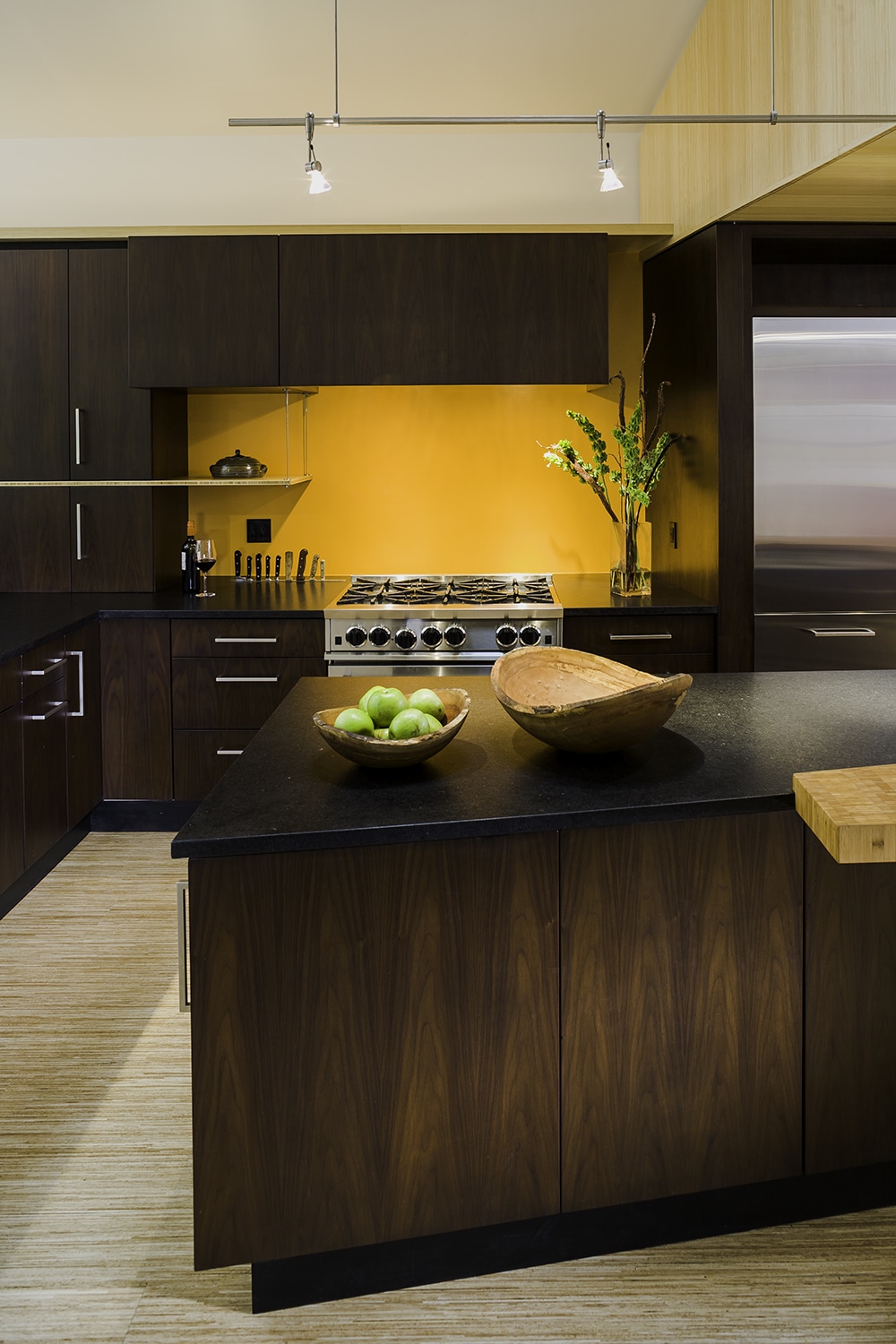 Modern D.C. Metro Kitchen - Polycor Inc.